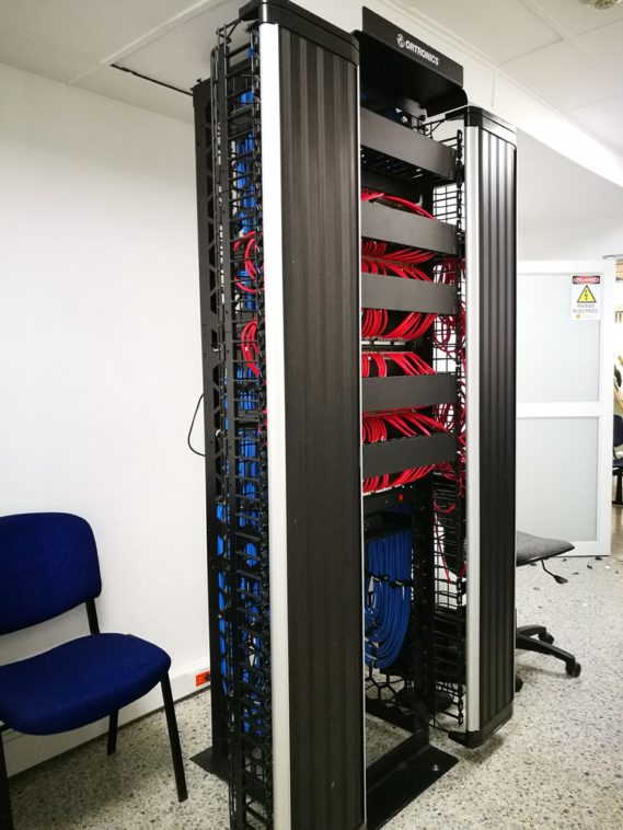 Instalación Racks de Comunicaciones | Ups Comunicaciones y Energía